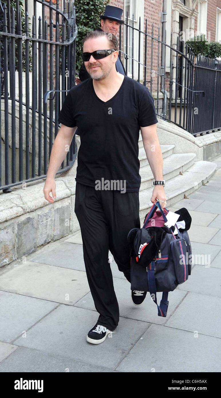 Ricky Gervais departs the Merrion Hotel Dublin, Ireland - 24.04.10 ...