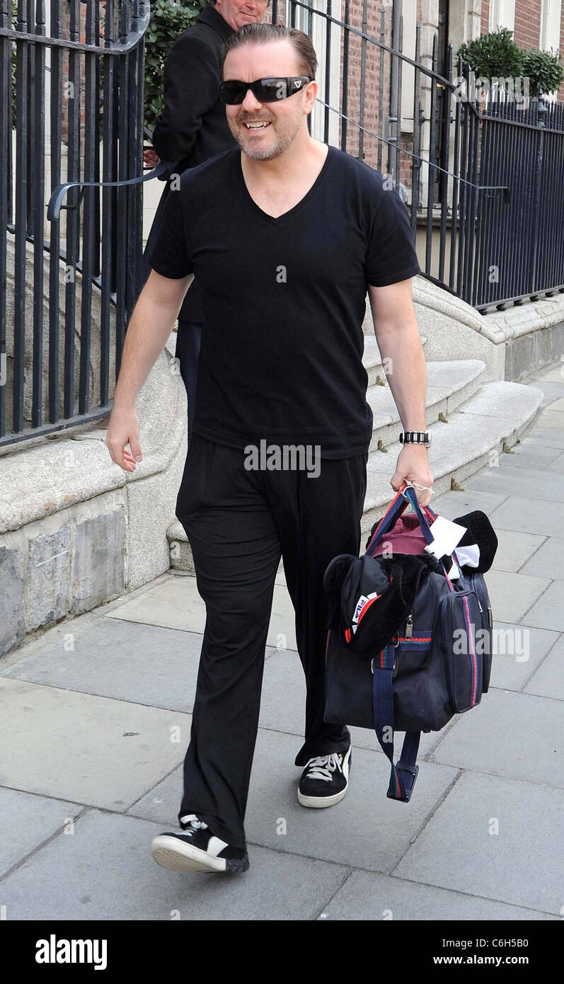 Ricky Gervais departs the Merrion Hotel Dublin, Ireland - 24.04.10 ...