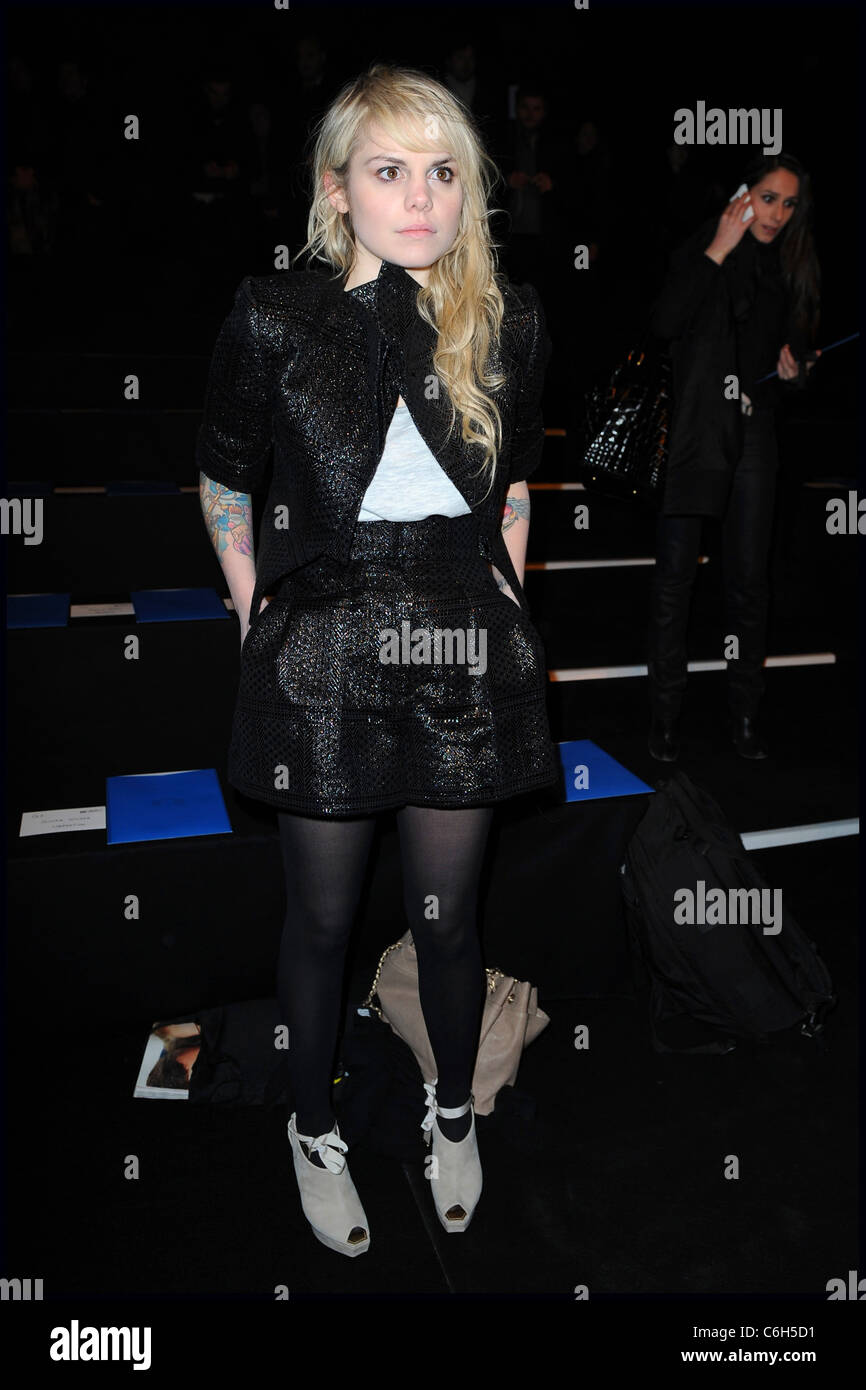 Coeur de Pirate Paris Fashion Week Ready to Wear Fall Winter 2010 ...