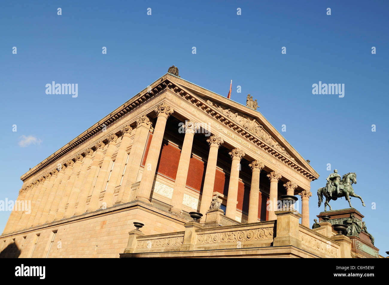 Famous view structure national gallery hi-res stock photography and ...