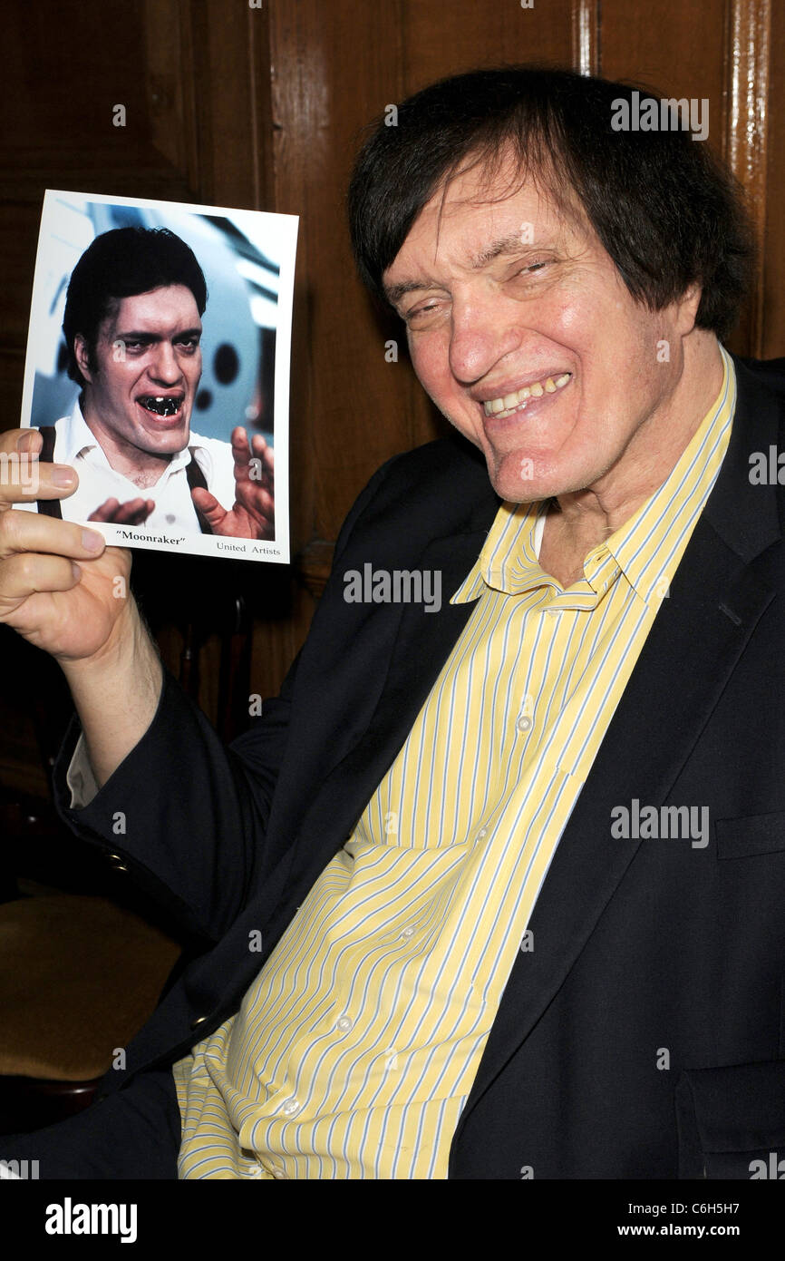 Richard Kiel who stared as Jaws in 'moonraker' and 'The Spy Who Loved ... Richard Kiel who stared as Jaws in 'moonraker' and 'The Spy Who Loved ...