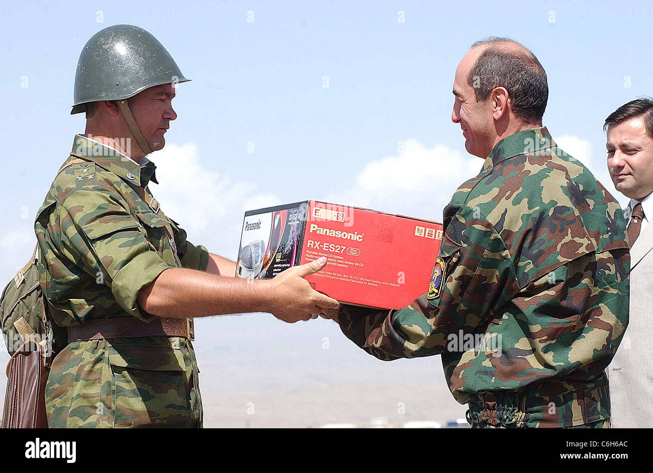 Russian troops guard Armenian base Russian soldiers undergo military ...