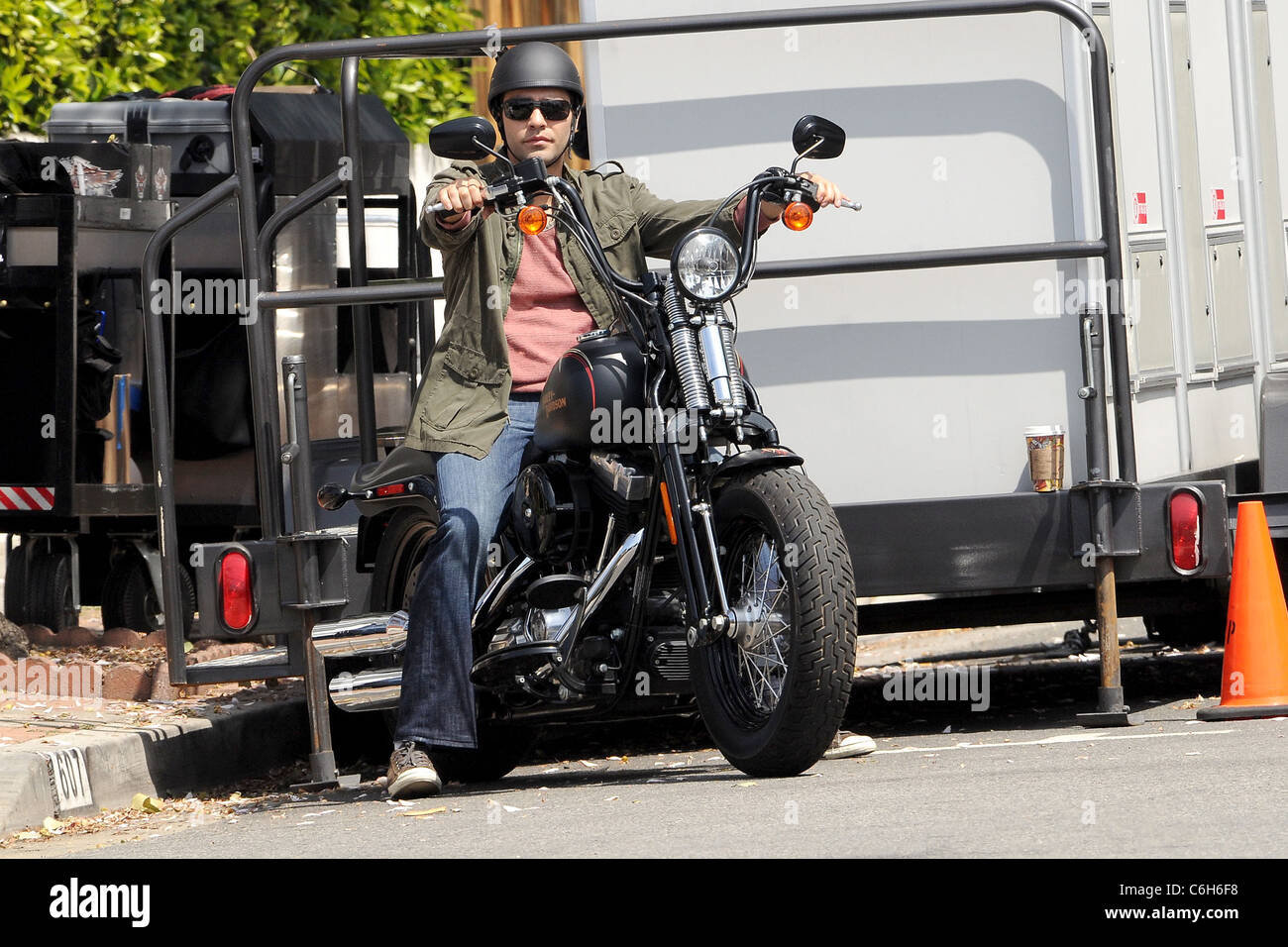 Adrian Grenier Cast members on the set of 'Entourage' filming on ...