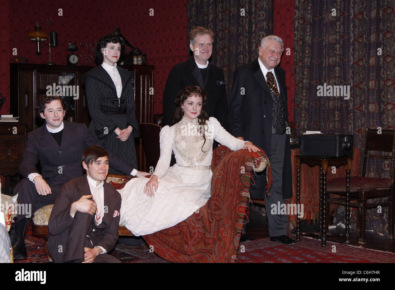 Sam Underwood, Josh Grisetti, Xanthe Elbrick, Melissa Errico, Ciaran O ...