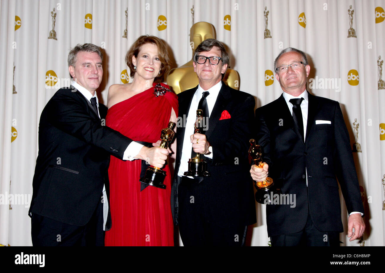 Actress sigourney weaver 2nd with art directors l r rick carter hi-res ...