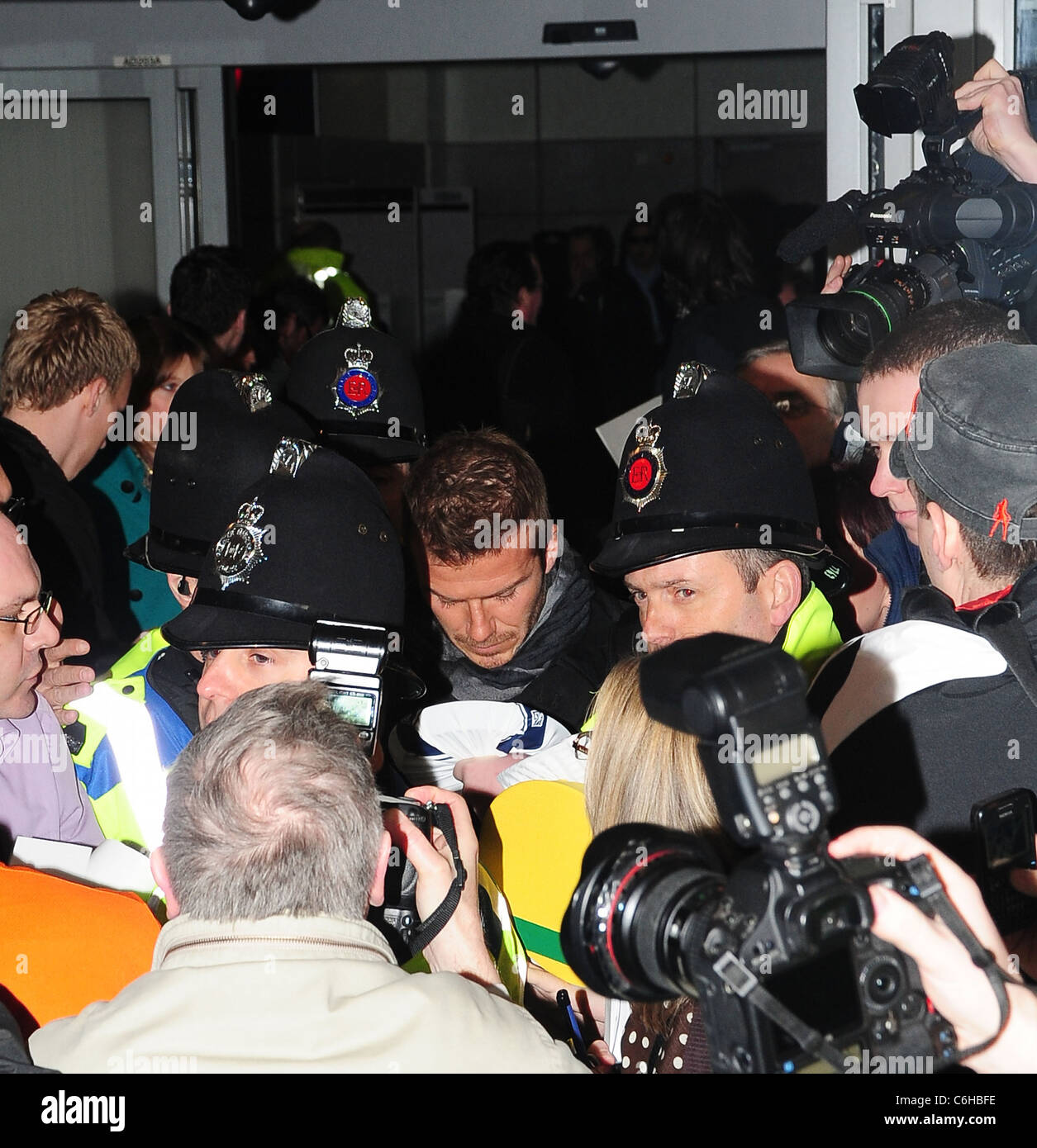 David beckham signing for fans hi-res stock photography and images - Alamy
