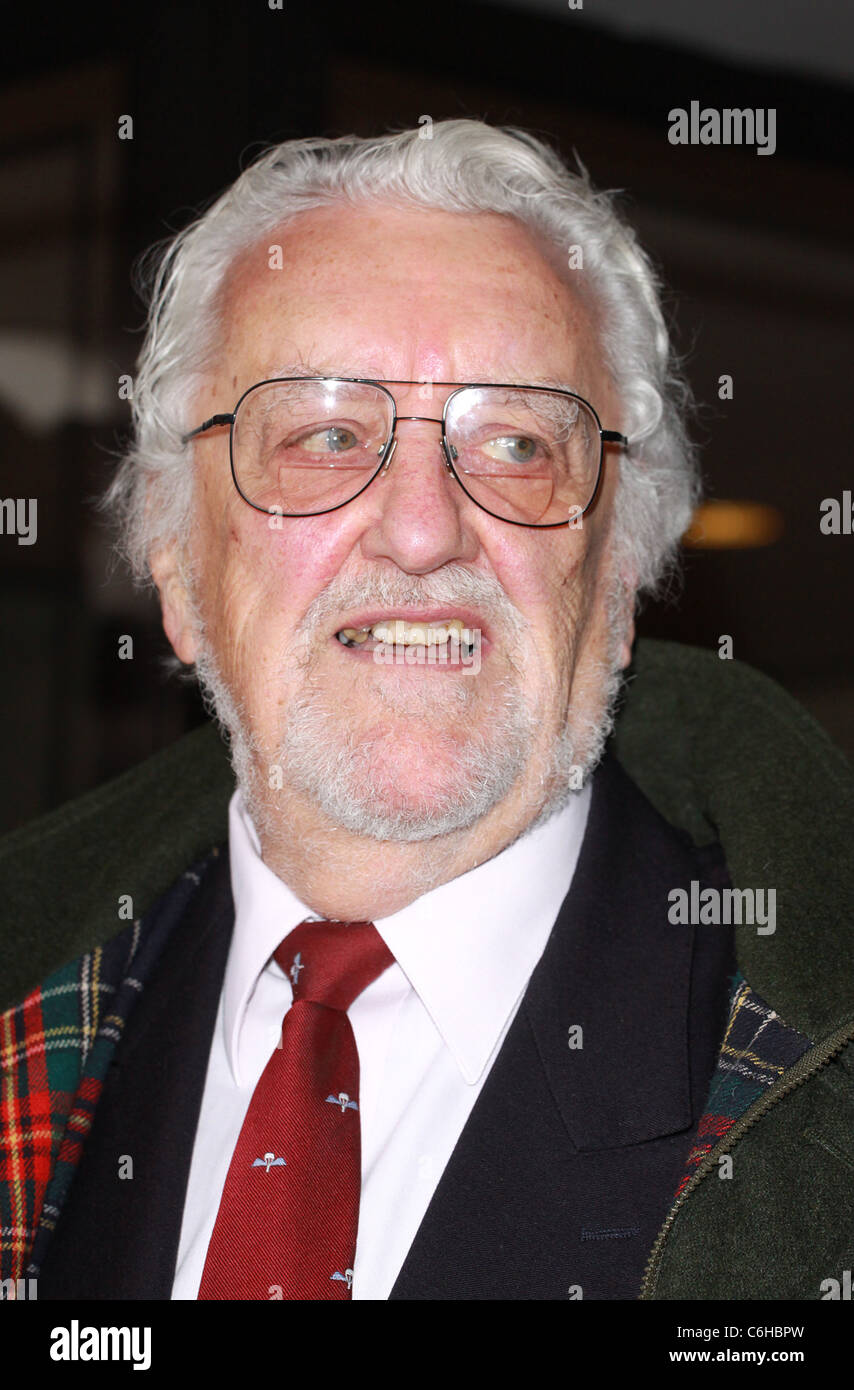 Bernard cribbins hi-res stock photography and images - Alamy