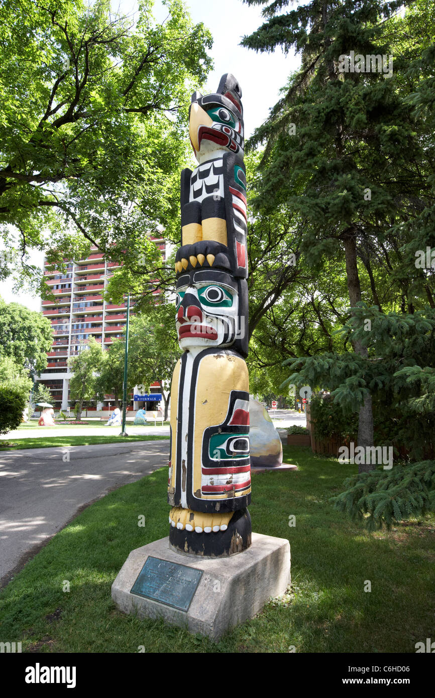 Canadian totem pole hi-res stock photography and images - Alamy