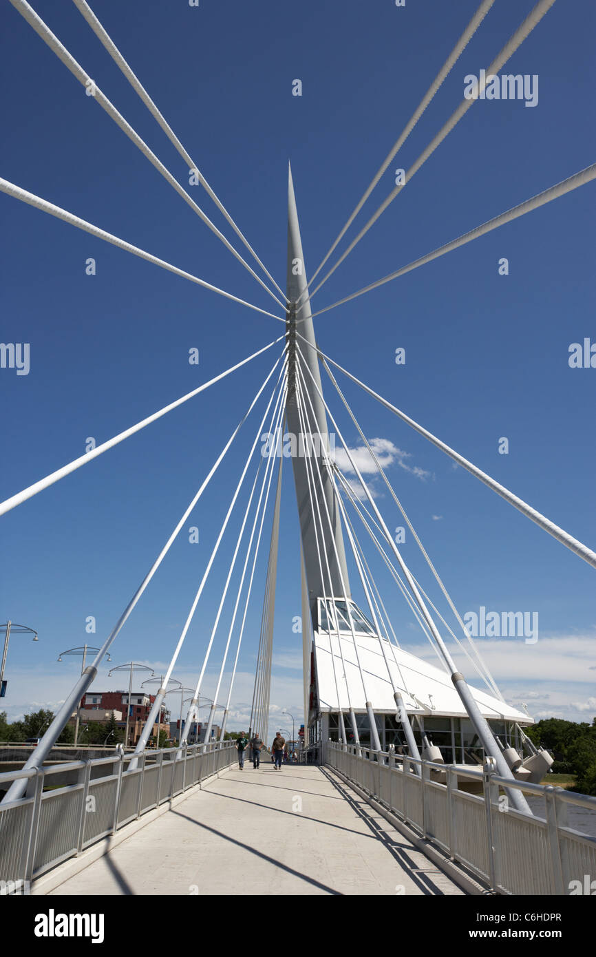 Esplanade riel pedestrian bridge forks hi-res stock photography and ...