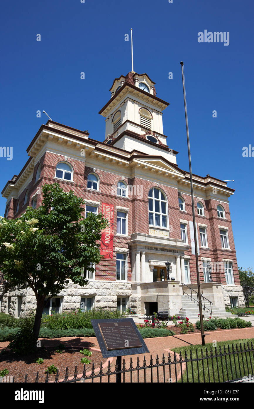 the old town hall hotel de ville french quarter winnipeg manitoba ...