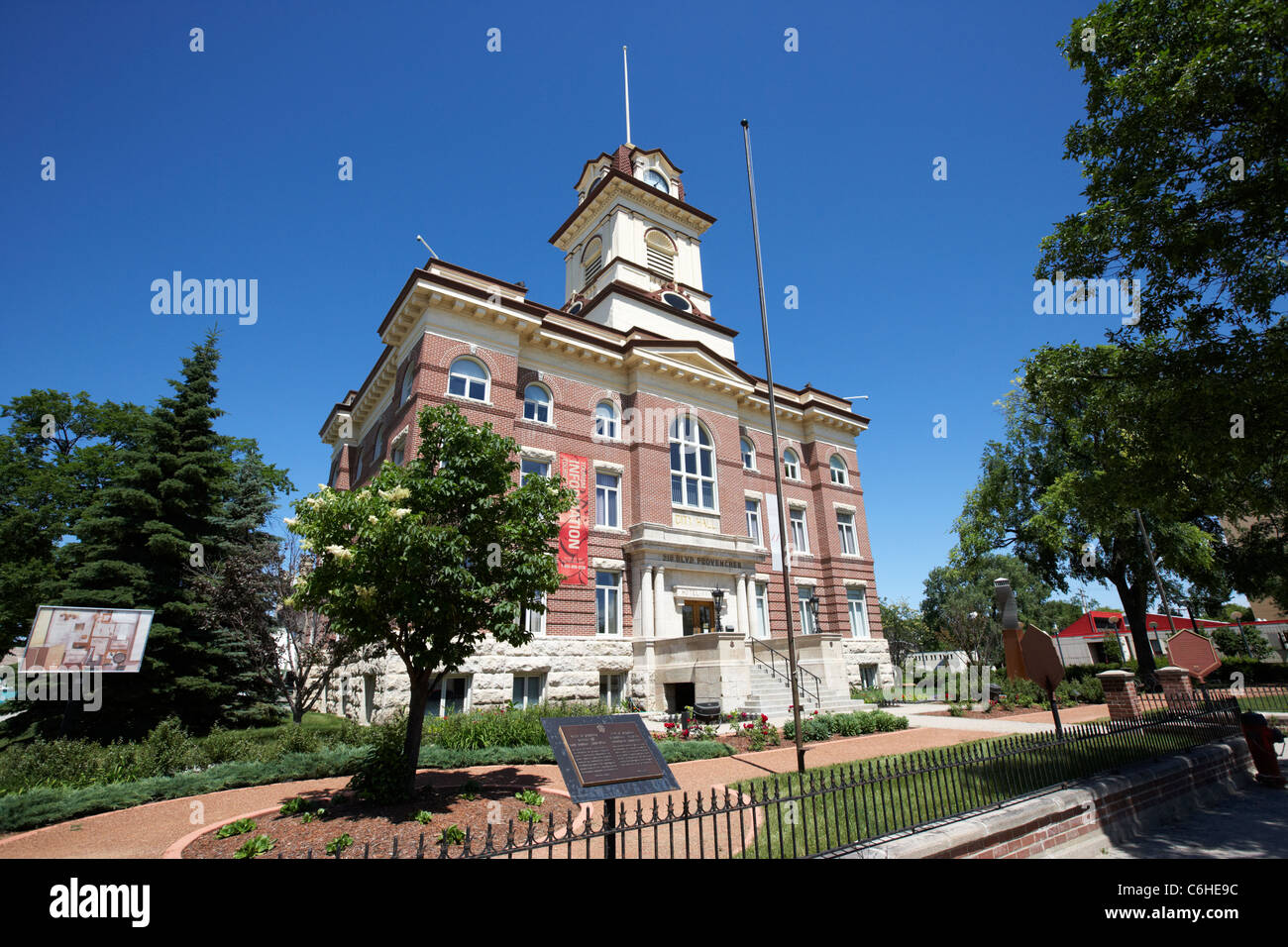 the old town hall hotel de ville french quarter winnipeg manitoba ...