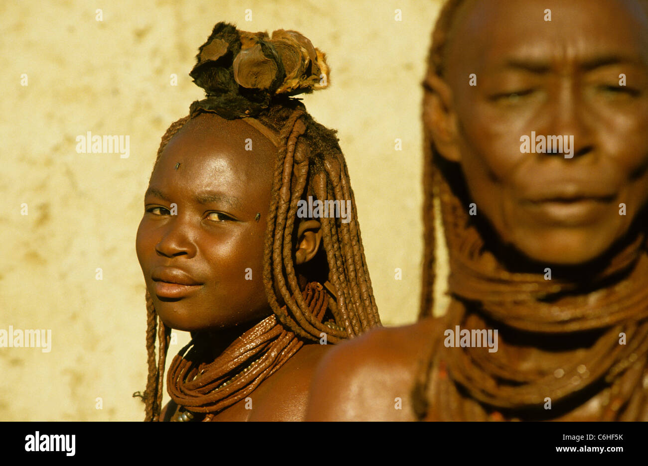 Himba woman in traditional dress hi-res stock photography and images ...
