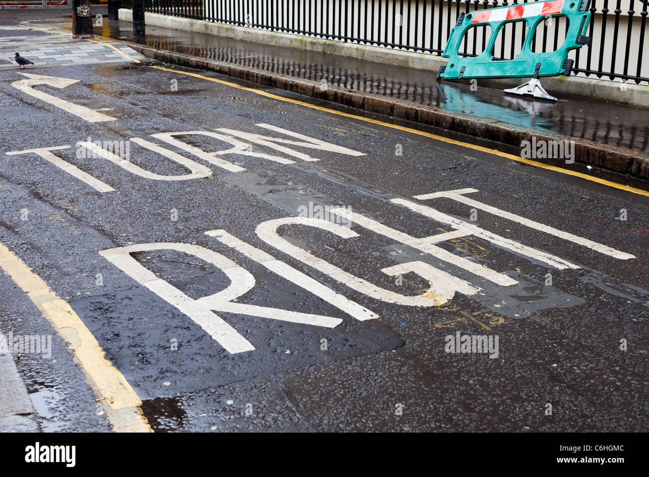 "Turn Right" road direction near Chancery Lane, London Stock Photo - Alamy