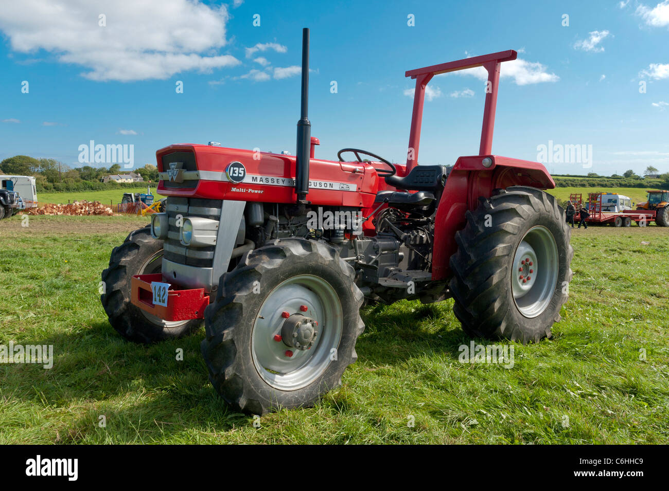 Massey ferguson 135 tractor hi-res stock photography and images - Alamy