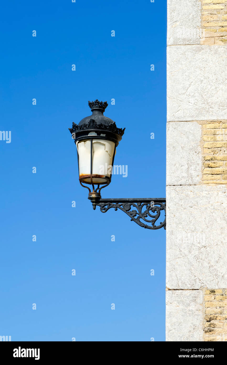 Cast iron street lights hi-res stock photography and images - Alamy
