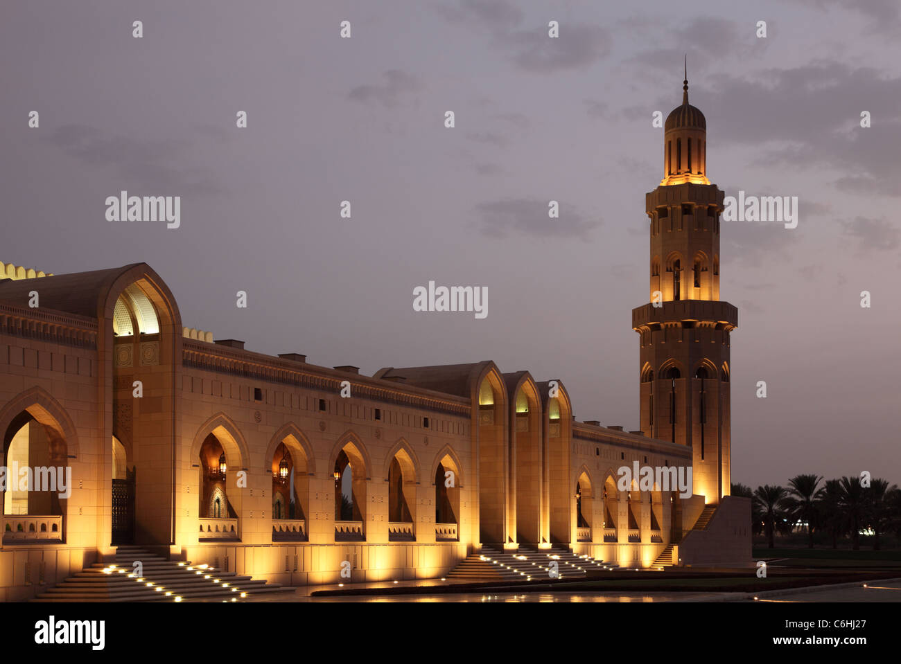 Sultan Qaboos Grand Mosque at night. Muscat, Oman Stock Photo - Alamy