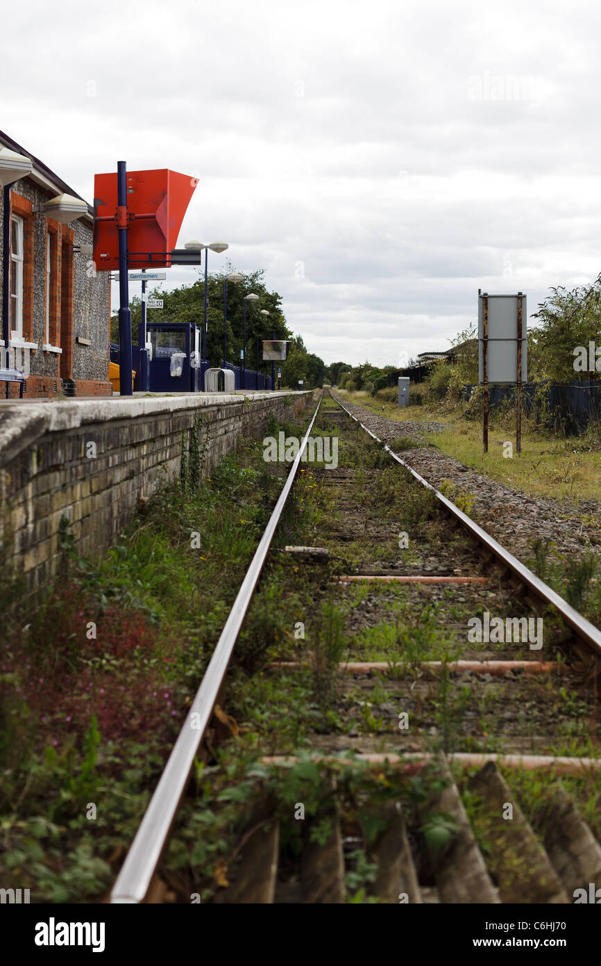 Single track station hi-res stock photography and images - Alamy