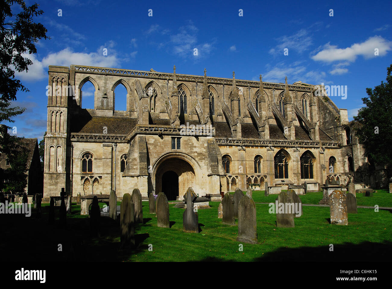 Old graveyard church ruins hi-res stock photography and images - Alamy