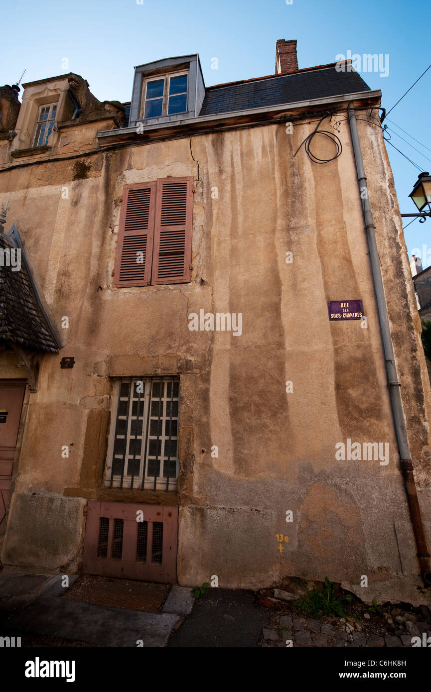 Old house frontage in the Rue des Sous Chantres, Medieval Autun ...