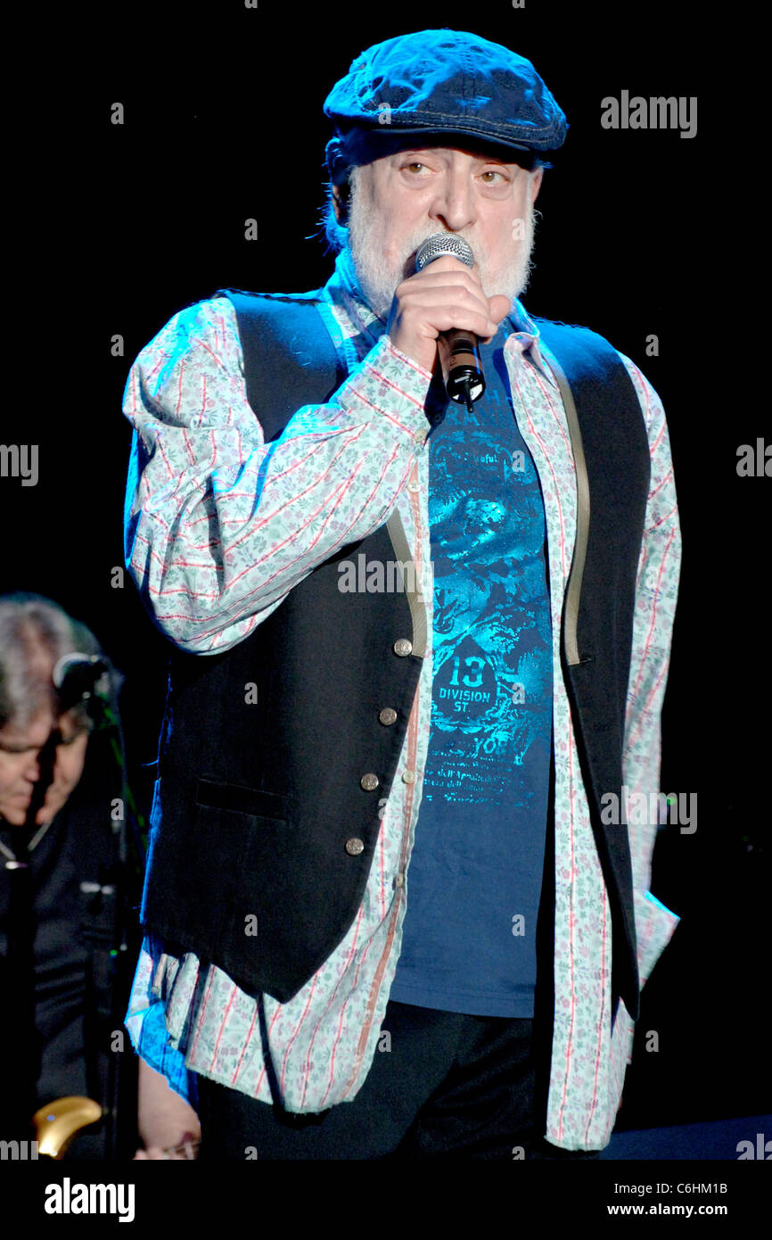Howard Kaylan of The Turtles 25th Anniversary Happy Together Tour ...