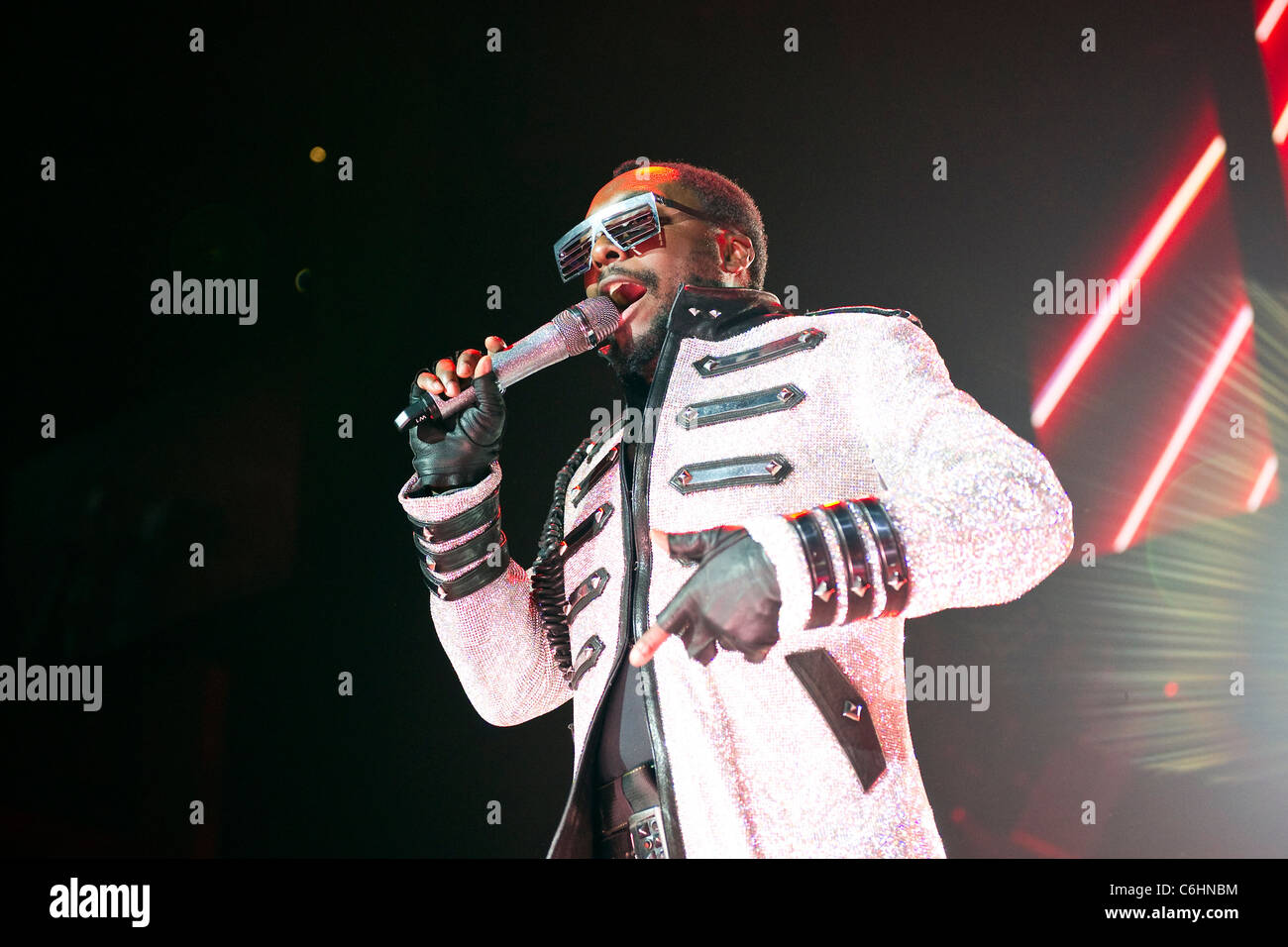 Will.i.am Black Eyed Peas perform live at the Forum London, England ...