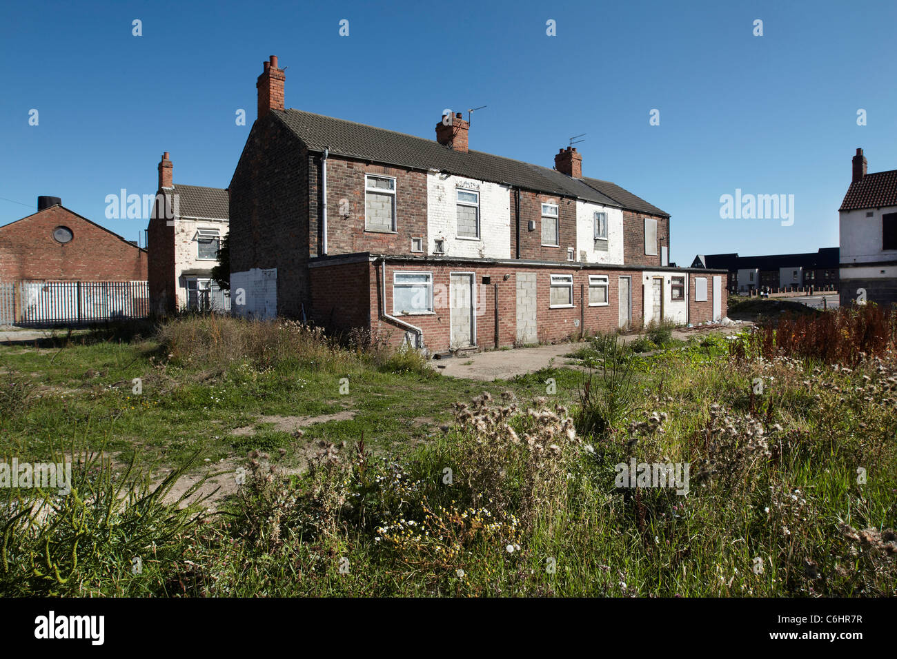 Urban decay uk derelict houses hi-res stock photography and images - Alamy
