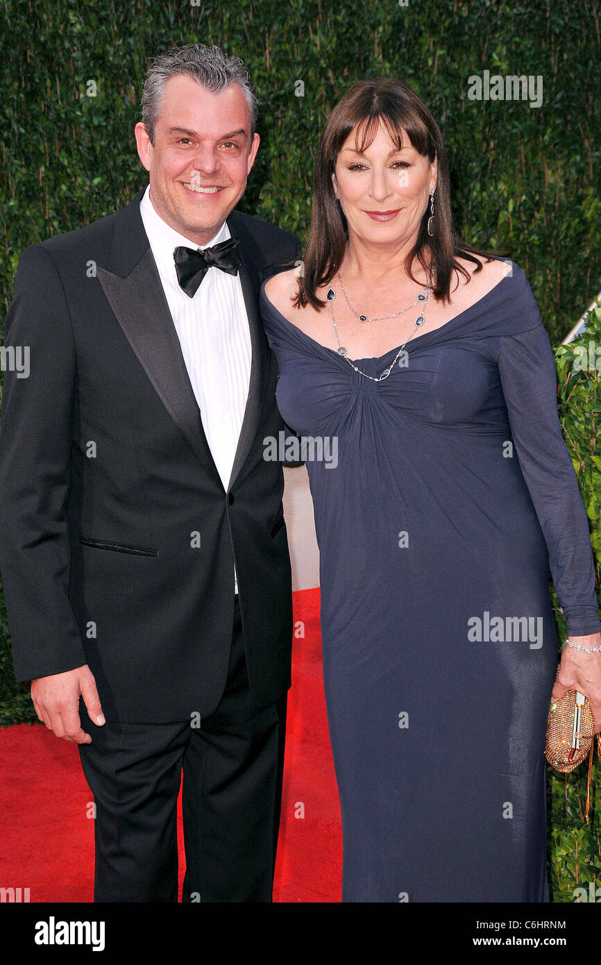 Anjelica Huston and Danny Huston The 82nd Annual Academy Awards (Oscars ...