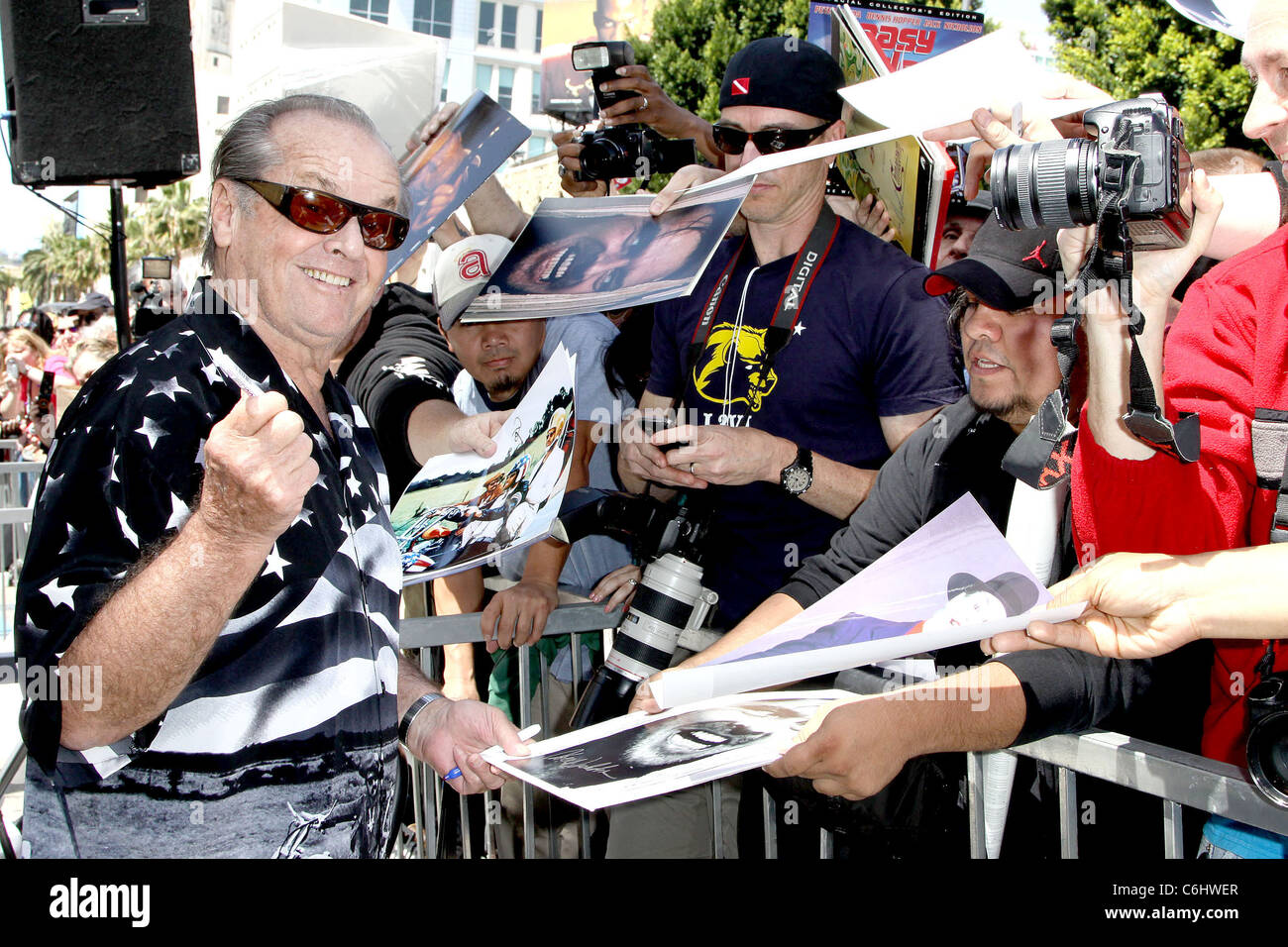 Jack Nicholson meeting with fans Dennis Hopper is honored with the 2 ...