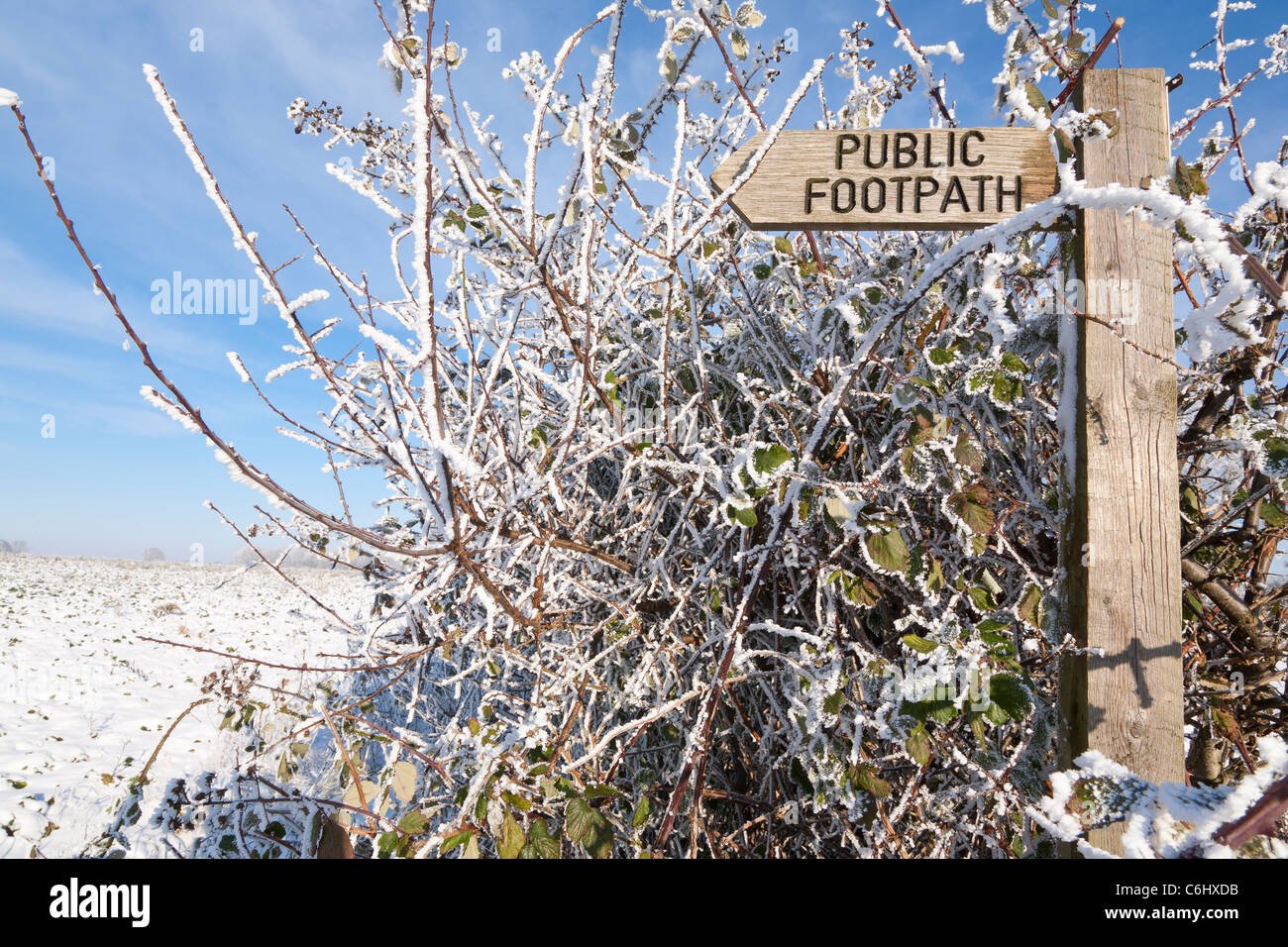 Public footpath farm sign hi-res stock photography and images - Alamy