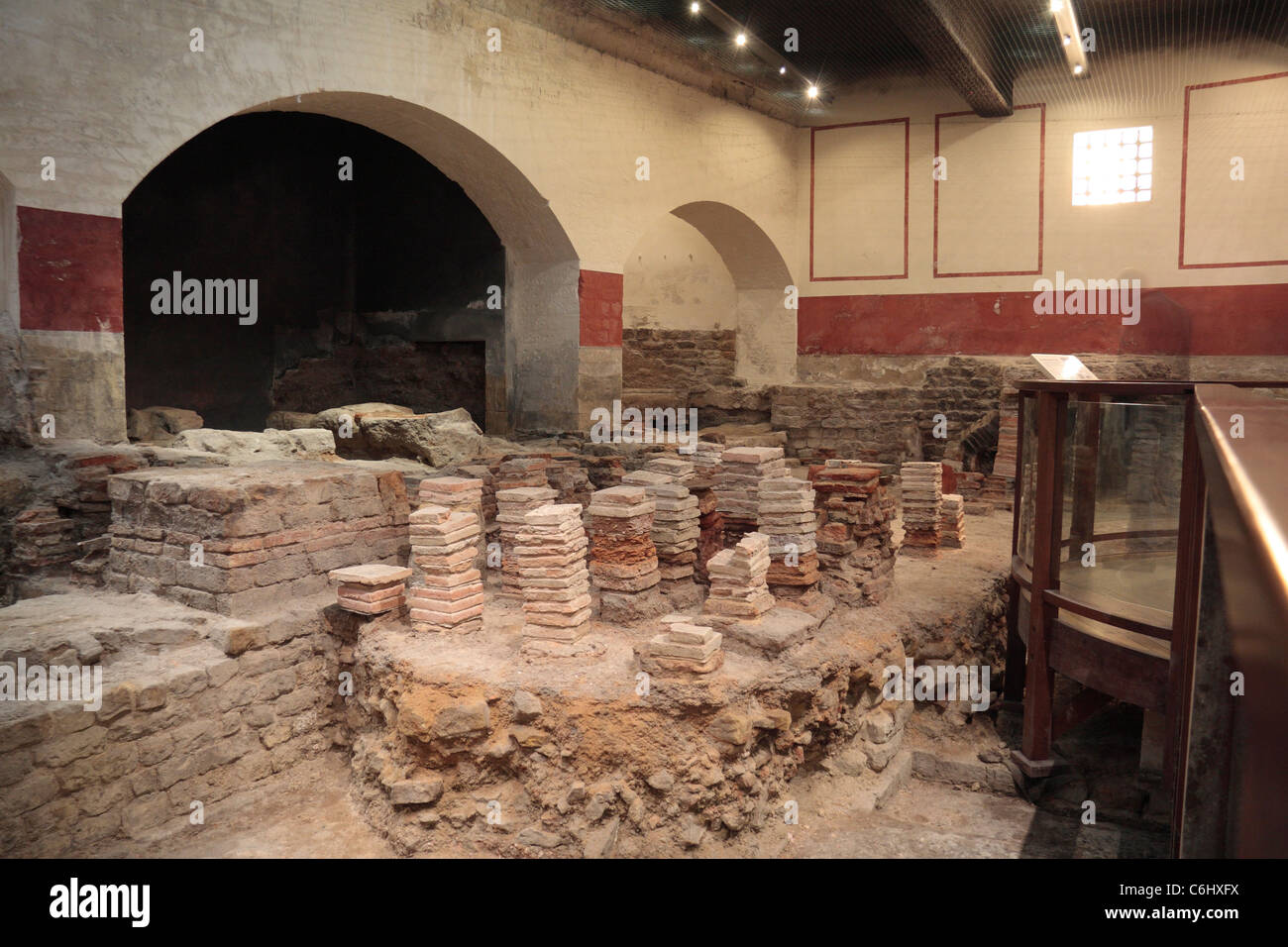 Roman baths heating hi-res stock photography and images - Alamy