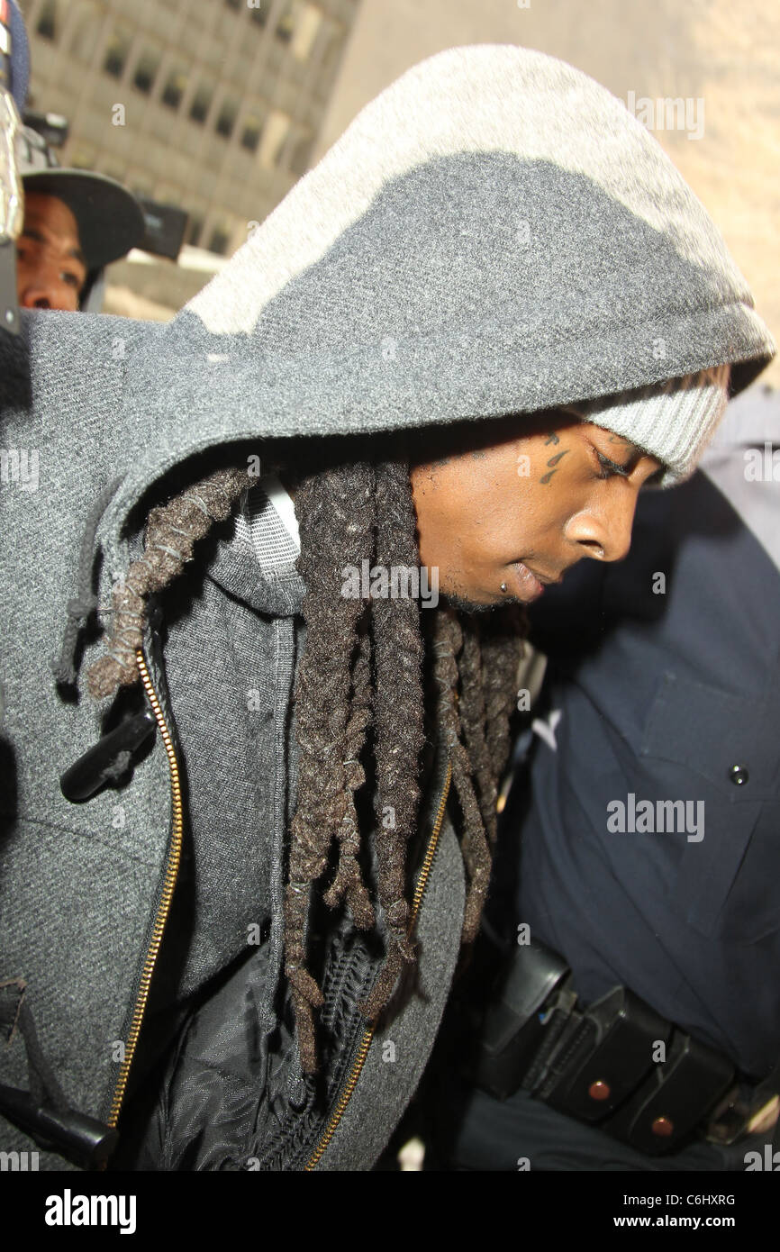 LIL WAYNE BEGINS YEAR-LONG PRISON TERM Rapper LIL WAYNE has begun a ...