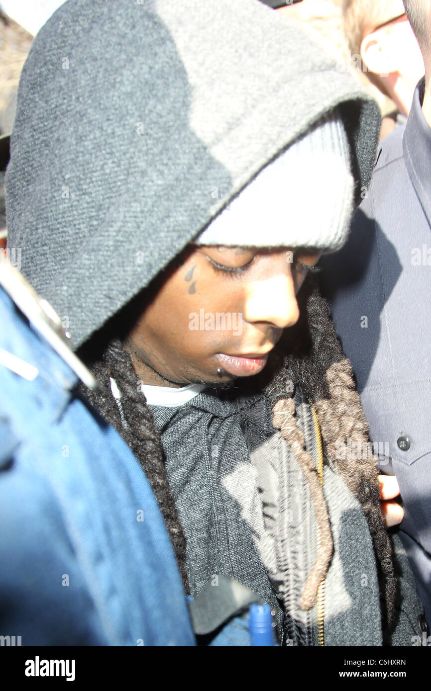 LIL WAYNE BEGINS YEAR-LONG PRISON TERM Rapper LIL WAYNE has begun a ...