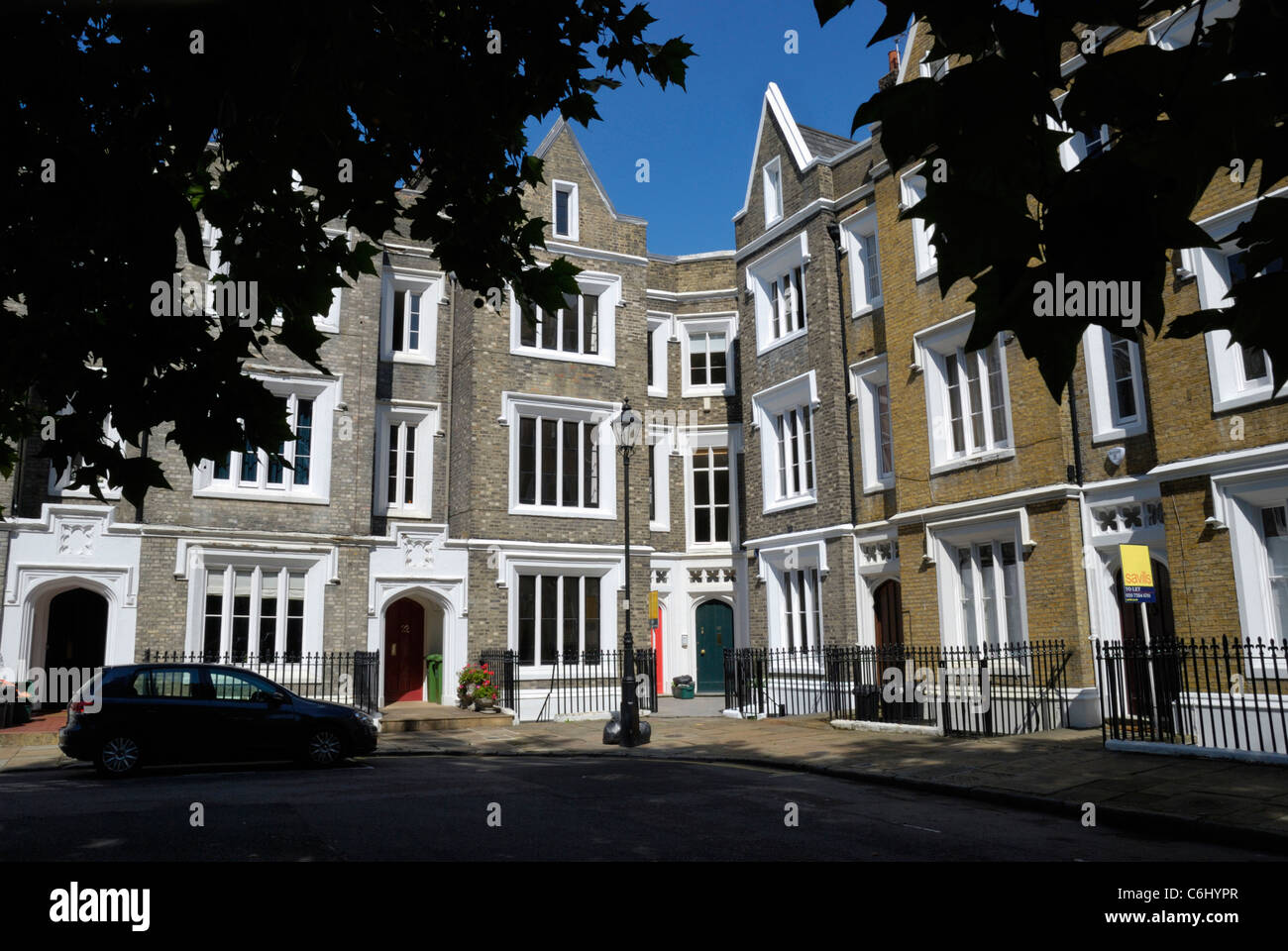 Lonsdale Square, Barnsbury N1, London, England Stock Photo - Alamy