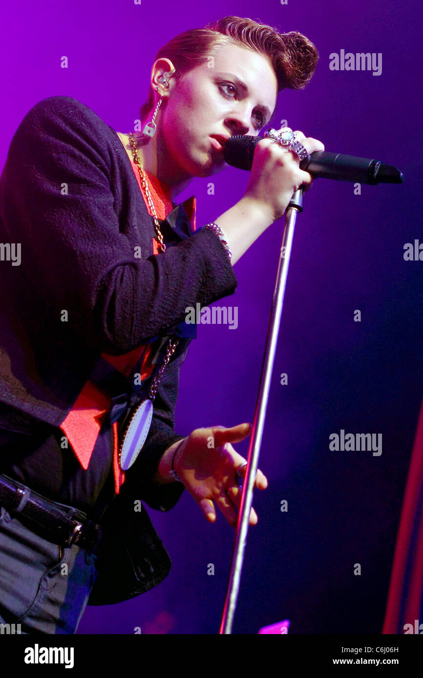 Elly Jackson La Roux performing live in concert at Thebarton Theatre ...
