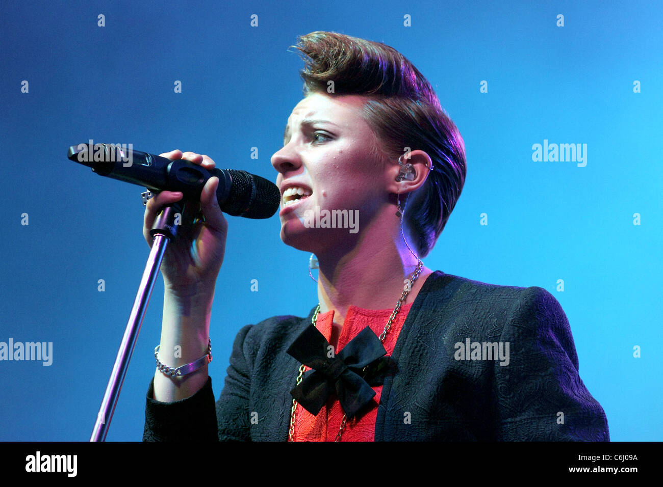 Elly Jackson La Roux performing live in concert at Thebarton Theatre ...