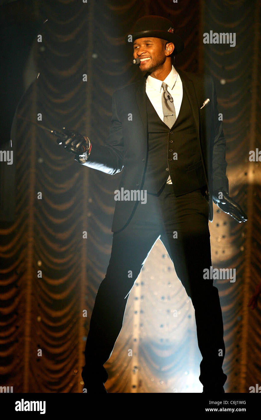 Usher performing live on ABC's 'Good Morning America' in support of his ...