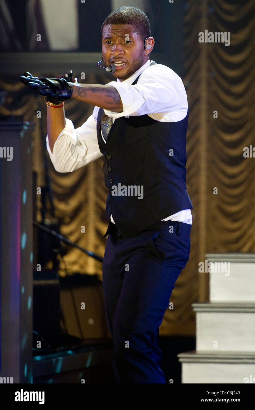 Usher performing live on ABC's 'Good Morning America' in support of his ...