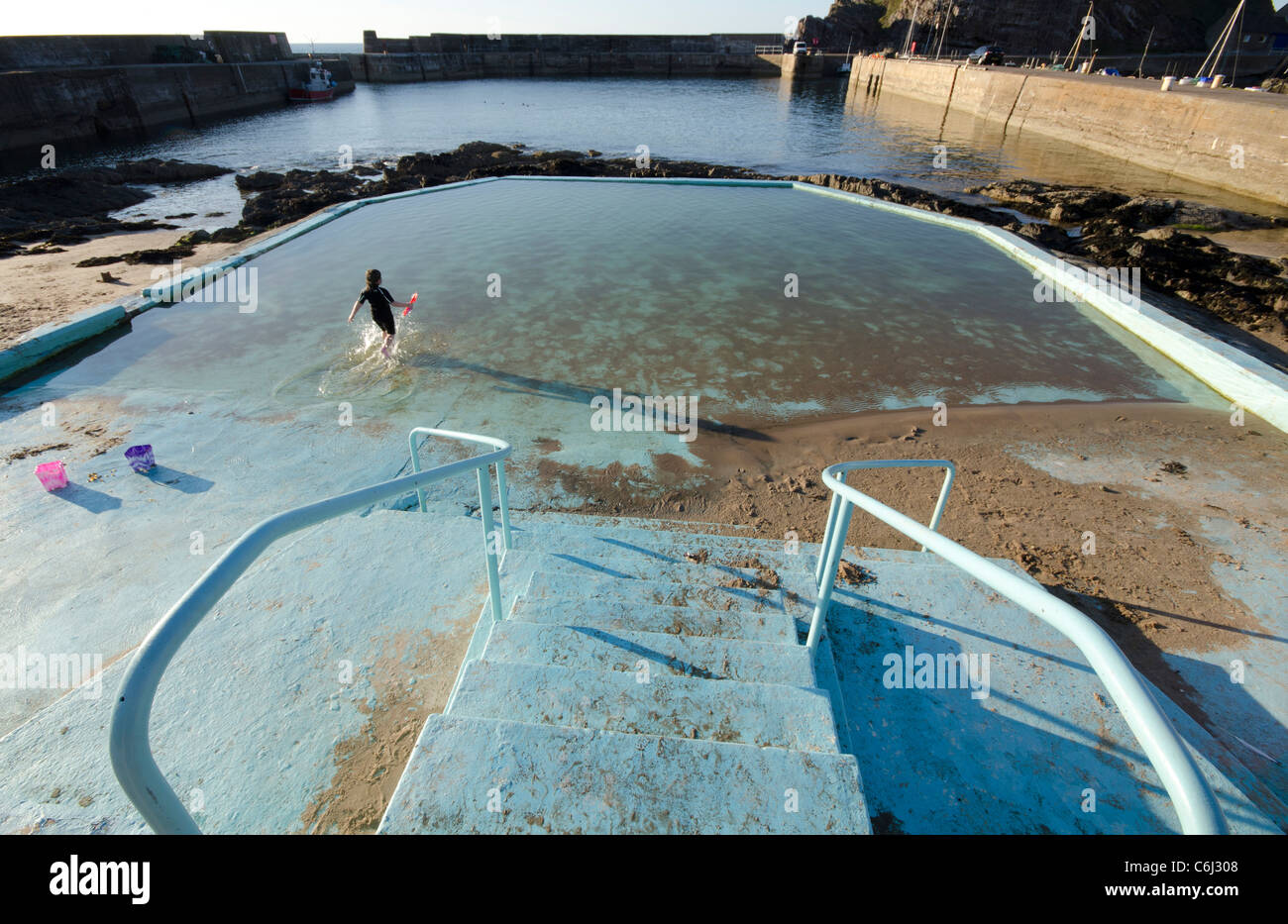 Pool scottish hi-res stock photography and images - Alamy