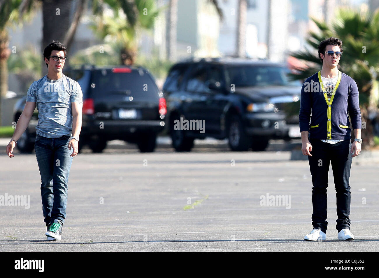 Joe Jonas and Kevin Jonas Jonas Brothers playing American football ...