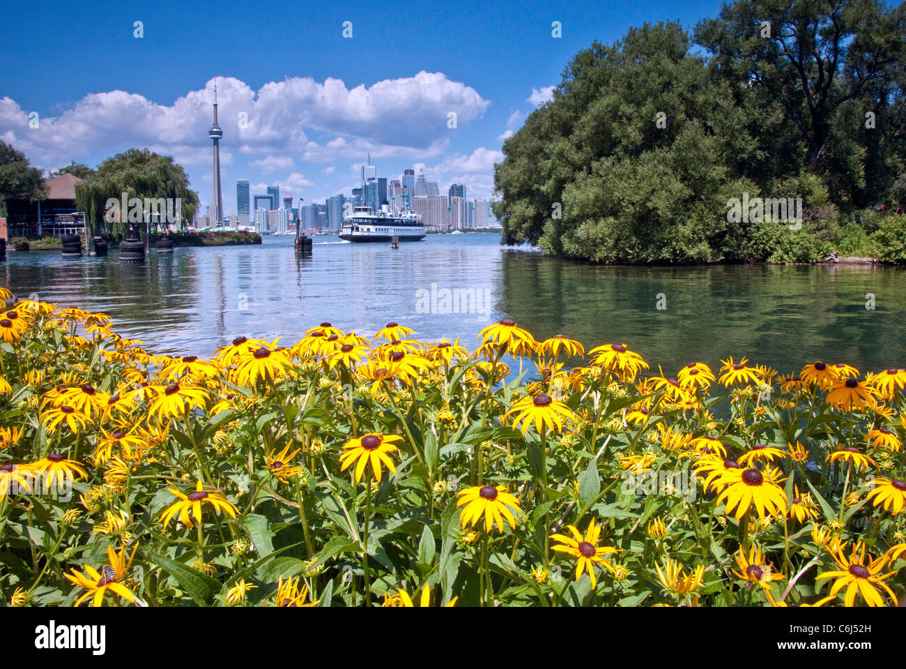 View from Centre Island,City Lake Front of Downtown Toronto Skyline ...