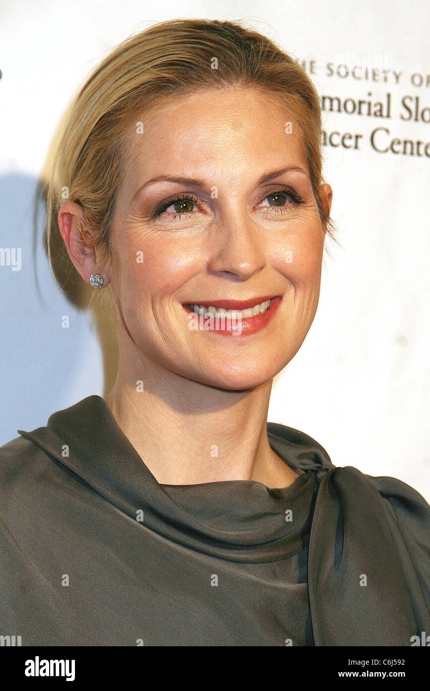 Kelly Rutherford 19th Annual Bunny Hop at the FAO Schwartz Fifth Avenue ...
