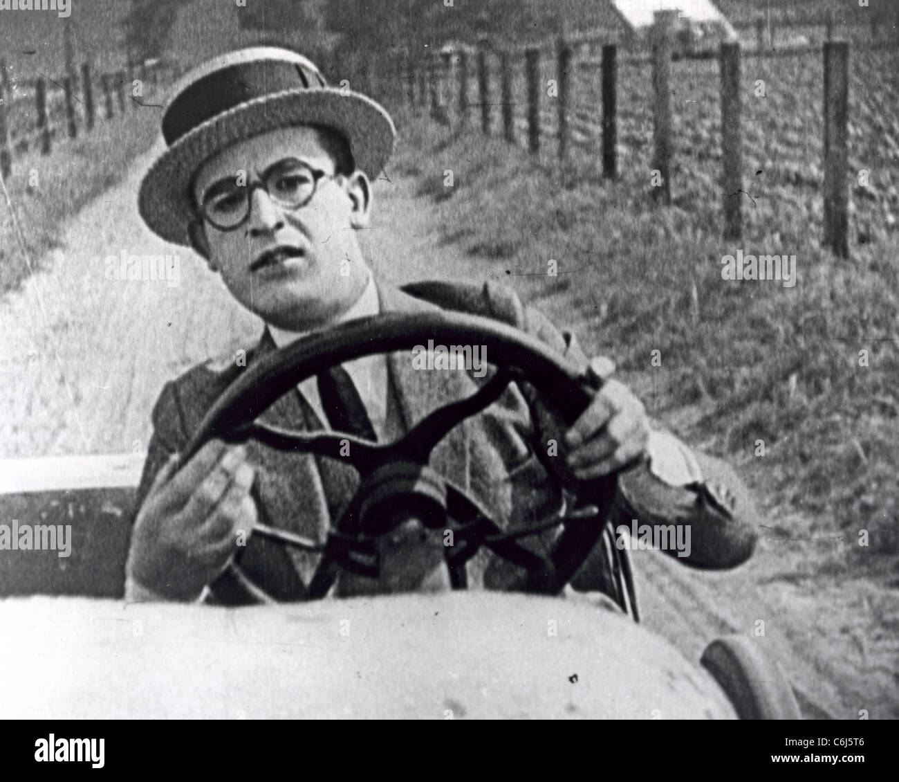 HAROLD LLOYD (1893-1971) US film actor and producer in the 1920 silent ...