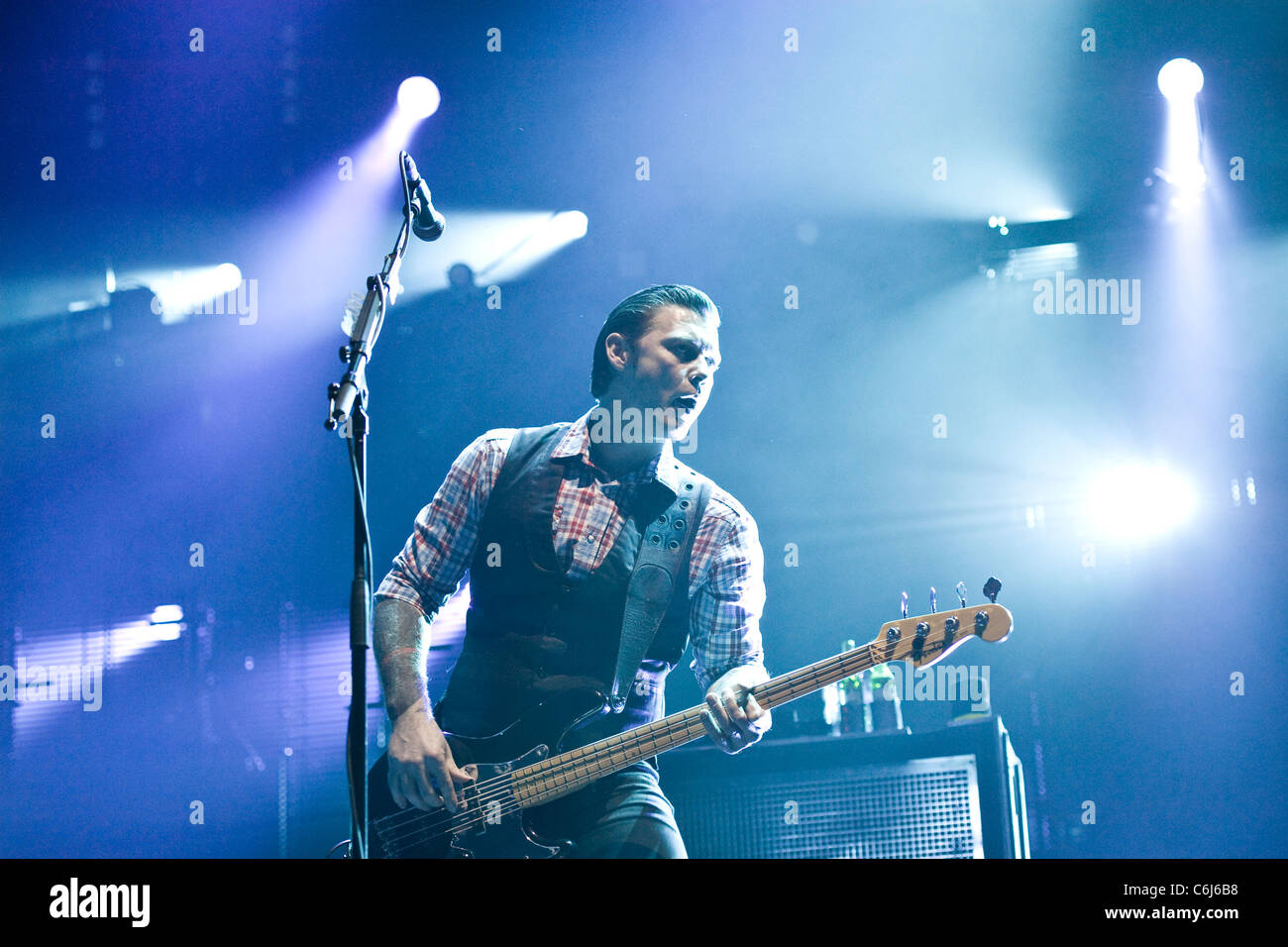 Richard jones stereophonics performing at the o2 arena london High ...