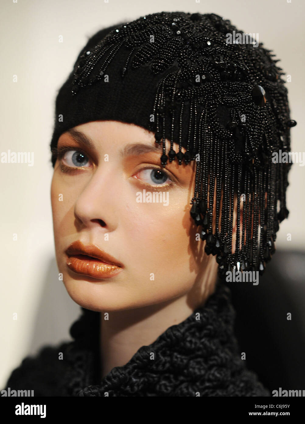 Model London Fashion Week Autumn/Winter 2010 - J. Maskrey - Backstage ...