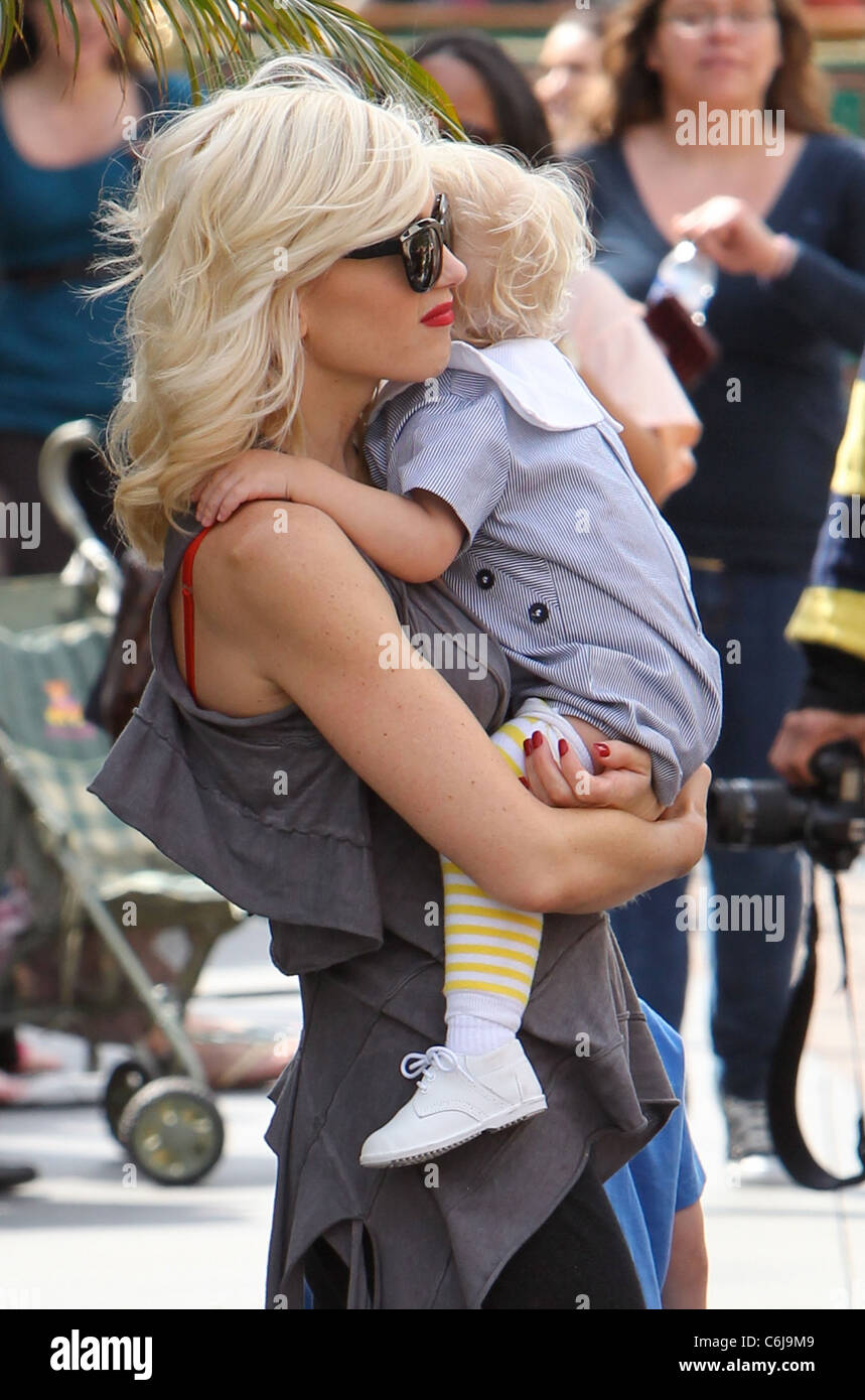 Zuma Rossdale and Gwen Stefani Gwen Stefani shopping with her family at ...