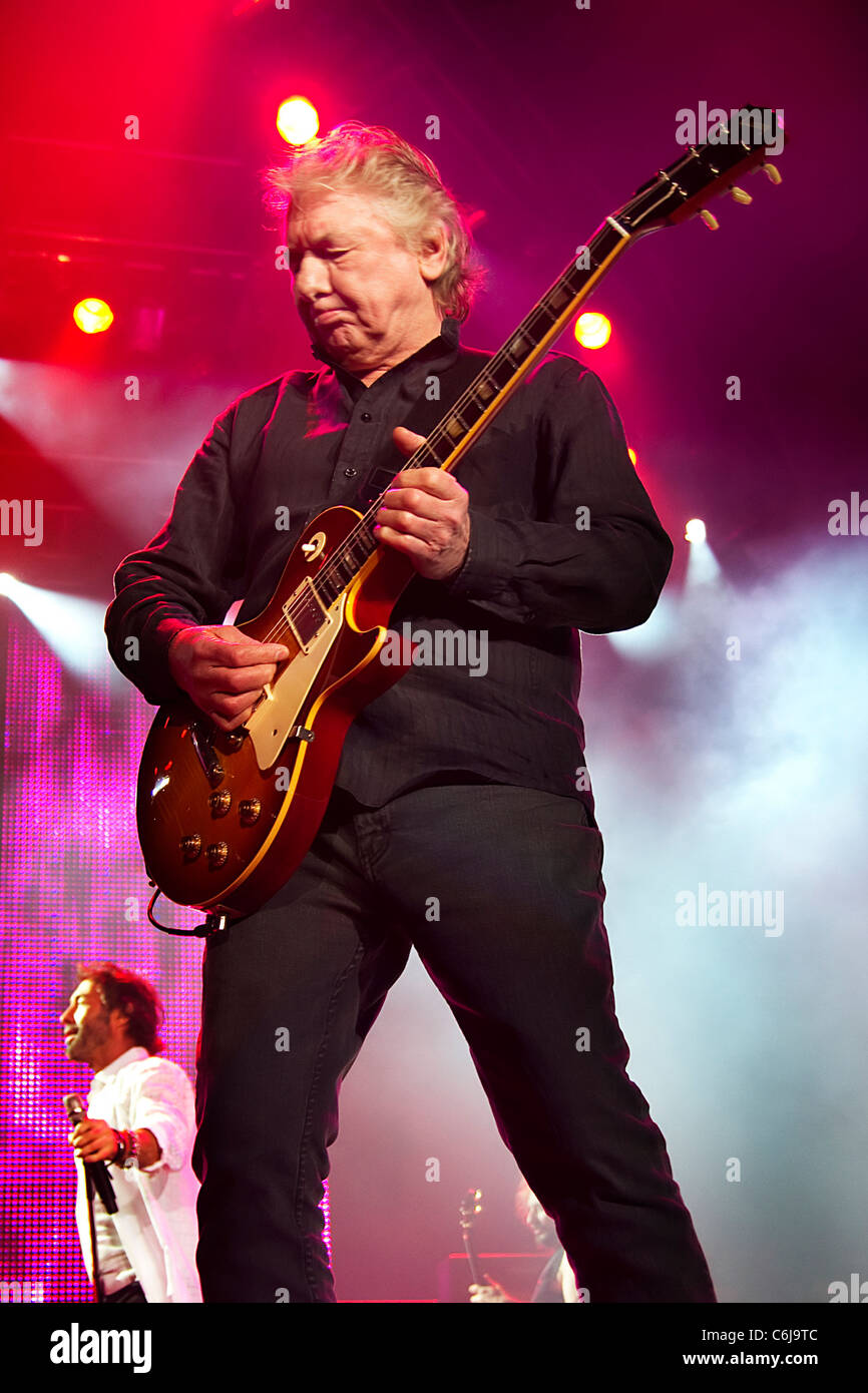 Mick ralphs hi-res stock photography and images - Alamy