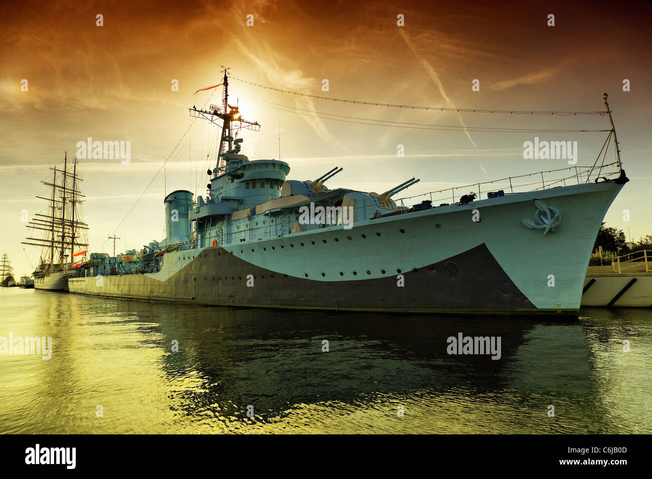 Old destroyer ship hi-res stock photography and images - Alamy