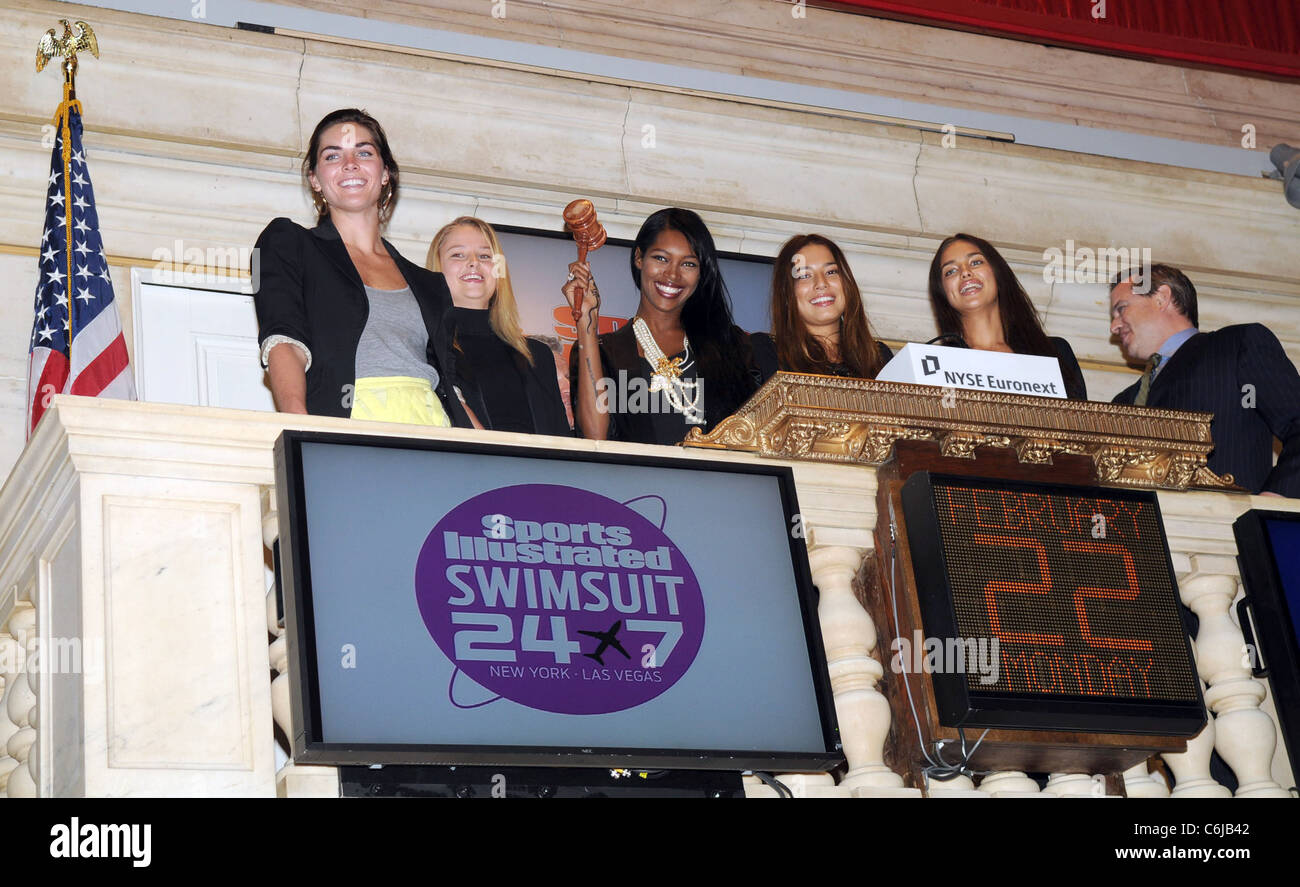 Sports Illustrated Swimsuit models Hilary Rhoda, Genevieve Morton ...