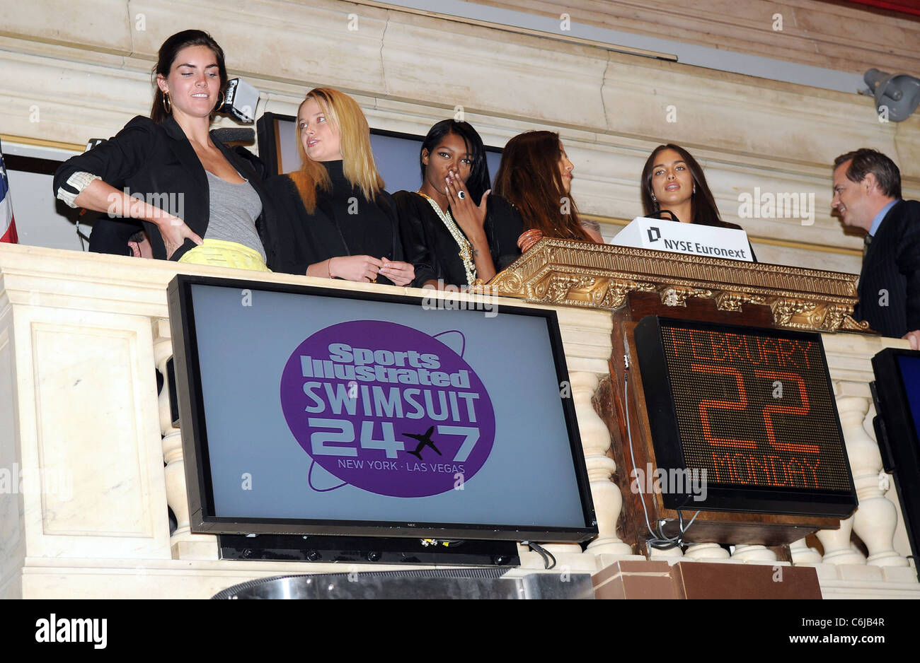 Sports Illustrated Swimsuit models Hilary Rhoda, Genevieve Morton ...