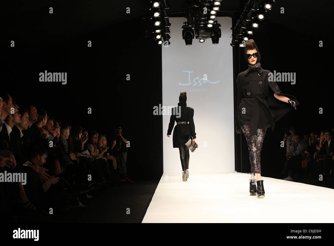 Model London Fashion Week Autumn/Winter 2010 - Issa - Catwalk London ...